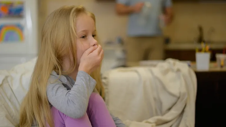 Suchy kaszel u dziecka: co zrobić, gdy dziecko ma suchy kaszel?