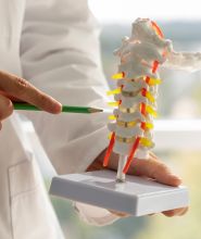 Osteofity – przyczyny, leczenie. Poznaj zabiegi fizykalne i najlepsze leki